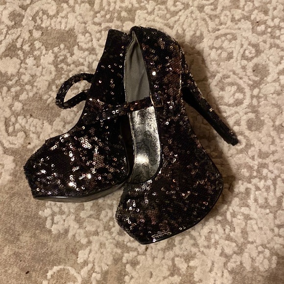 Bordello | Shoes | Ultra High Black Silver Sequin Heels Vg Condition ...